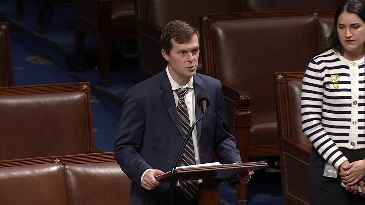 Golden moves to force vote this week on bill to restore federal workers’ union rights ...